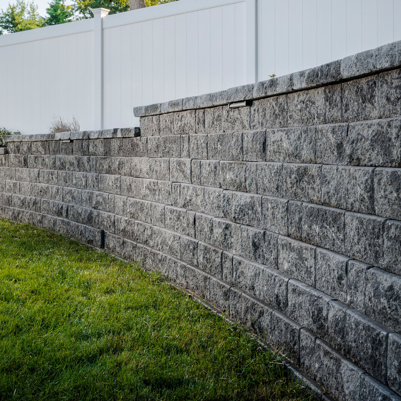 Brookshire™ Wall | Multiple-size and Multi-height Wall System | Belgard