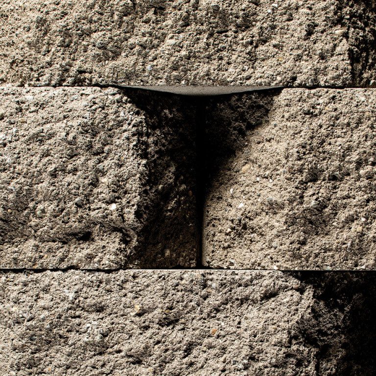 Diamond Retaining Wall System | Belgard