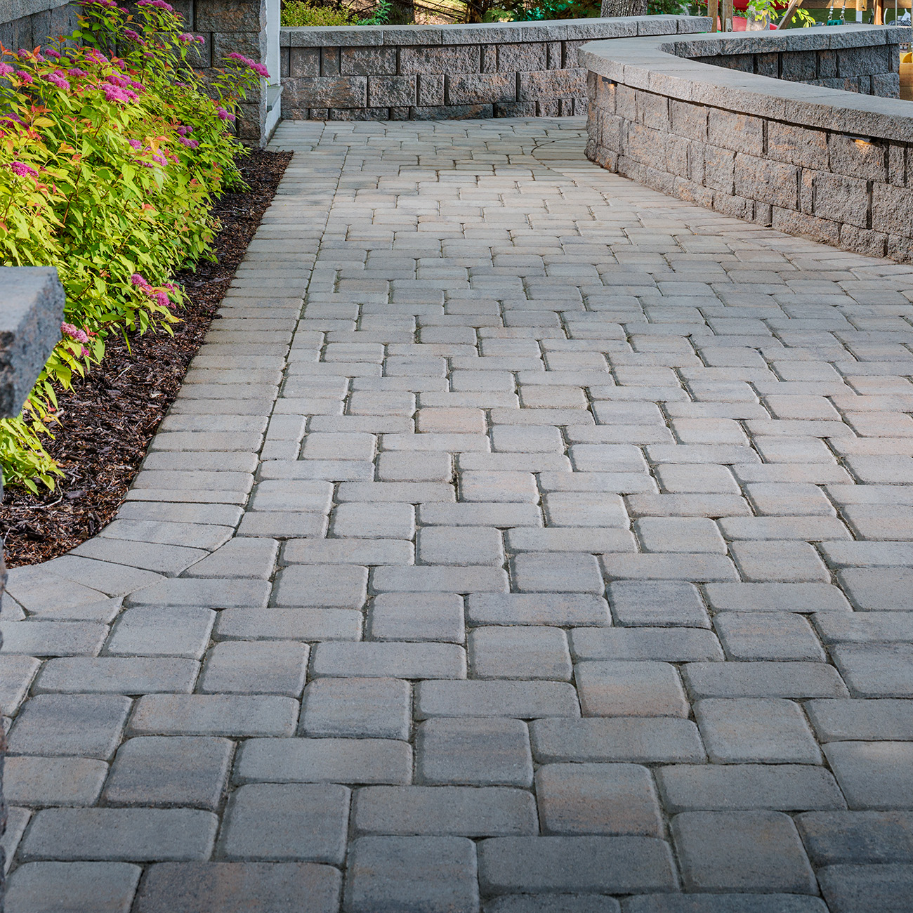 London Cobble Paver System | London Cobble Pavers by Belgard