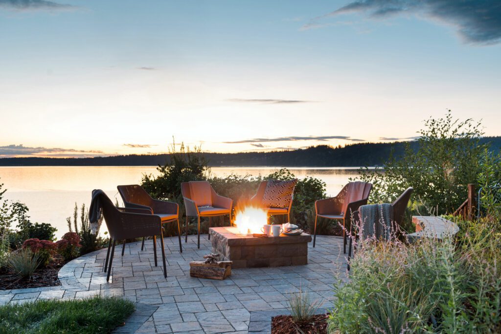 Belair Wall®: Textured-Stone Fire Pits, Walls, Columns, Steps