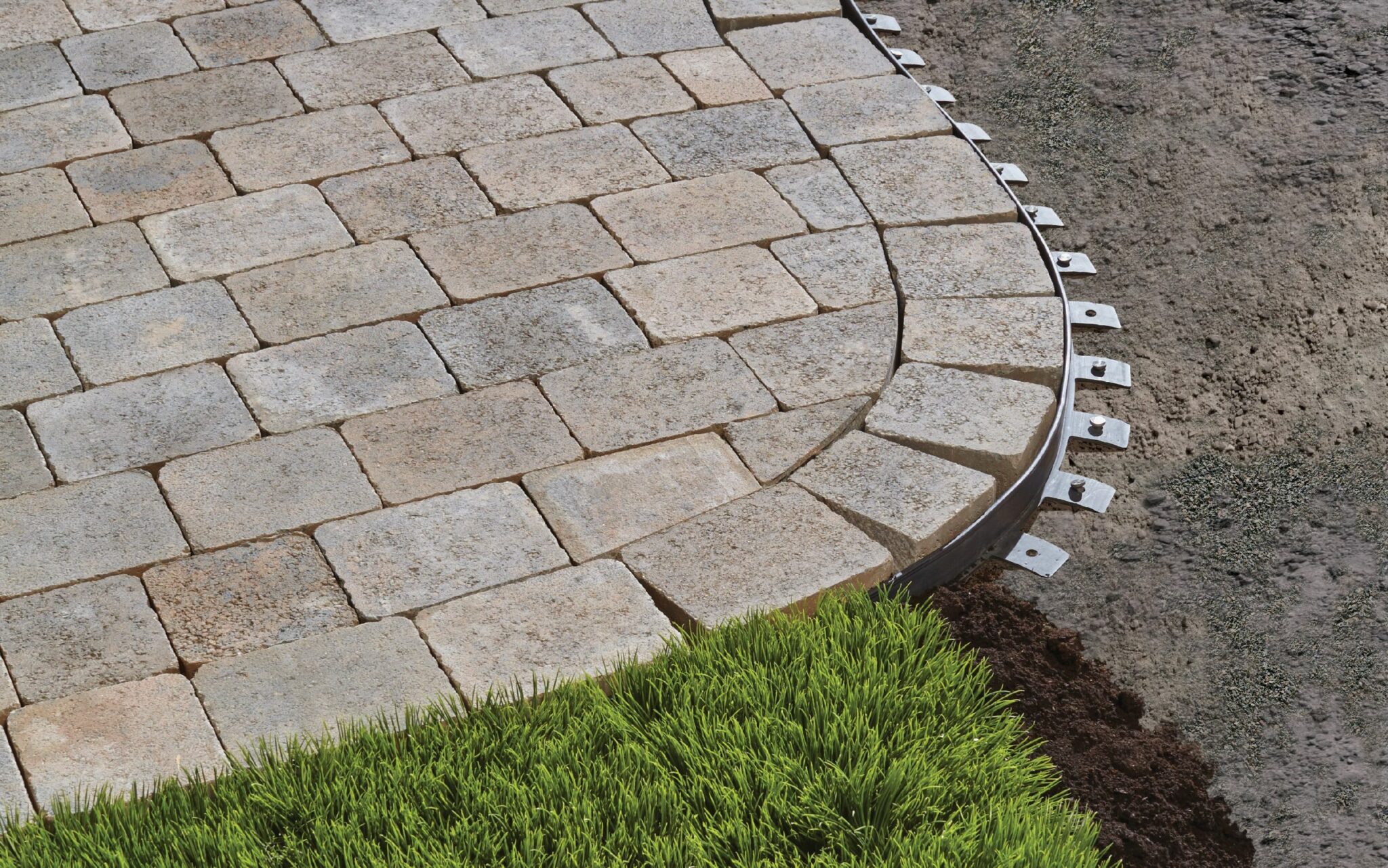 Explore Paver Border and Edging Options From Belgard | Belgard
