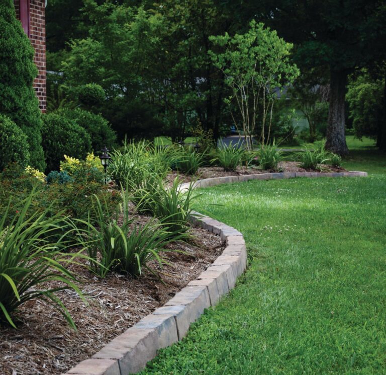11 Lawn Edging Ideas To Elevate Your Backyard | Belgard