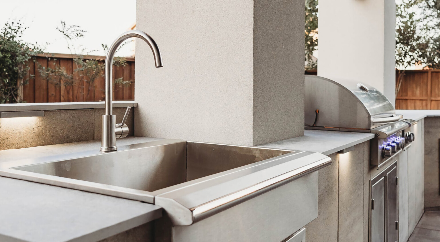 Hand Makes Home - Outdoor Kitchen Project